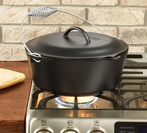 LODGE litinový hrnec Dutch Oven 6,6l s poklicí a držadlem