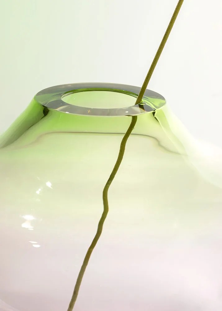 Váza Trdlík - František Jungvirt, sklo, zelená, světle růžová