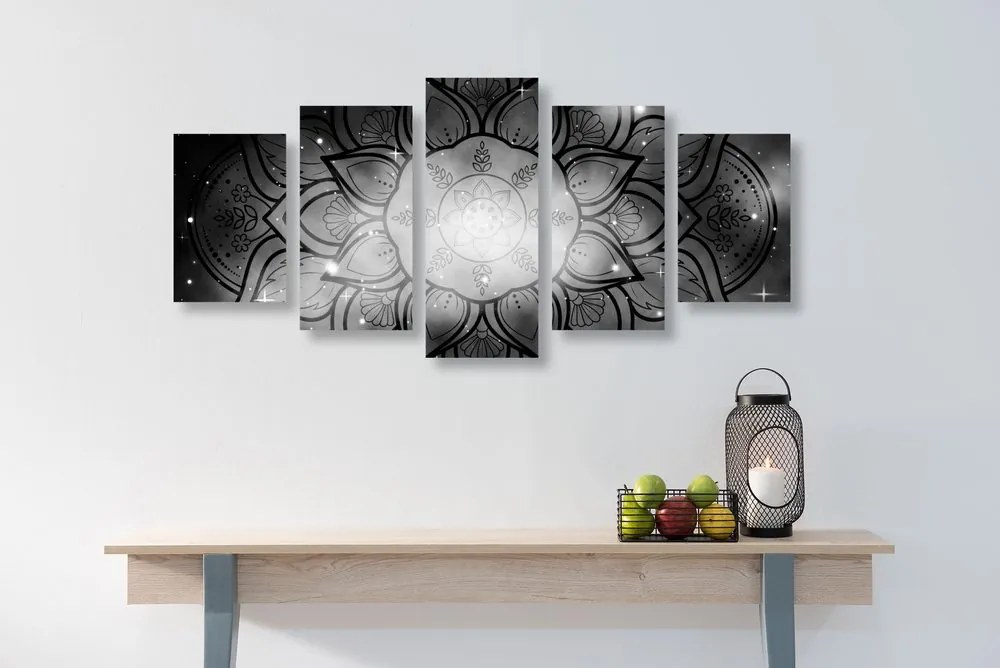 5-dílný obraz Mandala s pozadím galaxie v černobílém provedení