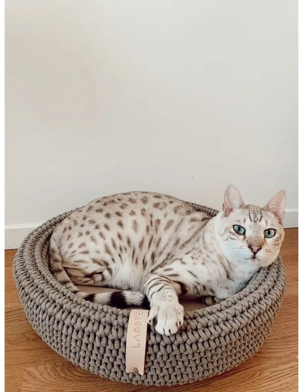 Pelíšek pro kočky Labbvenn Coco hnědý 45 cm