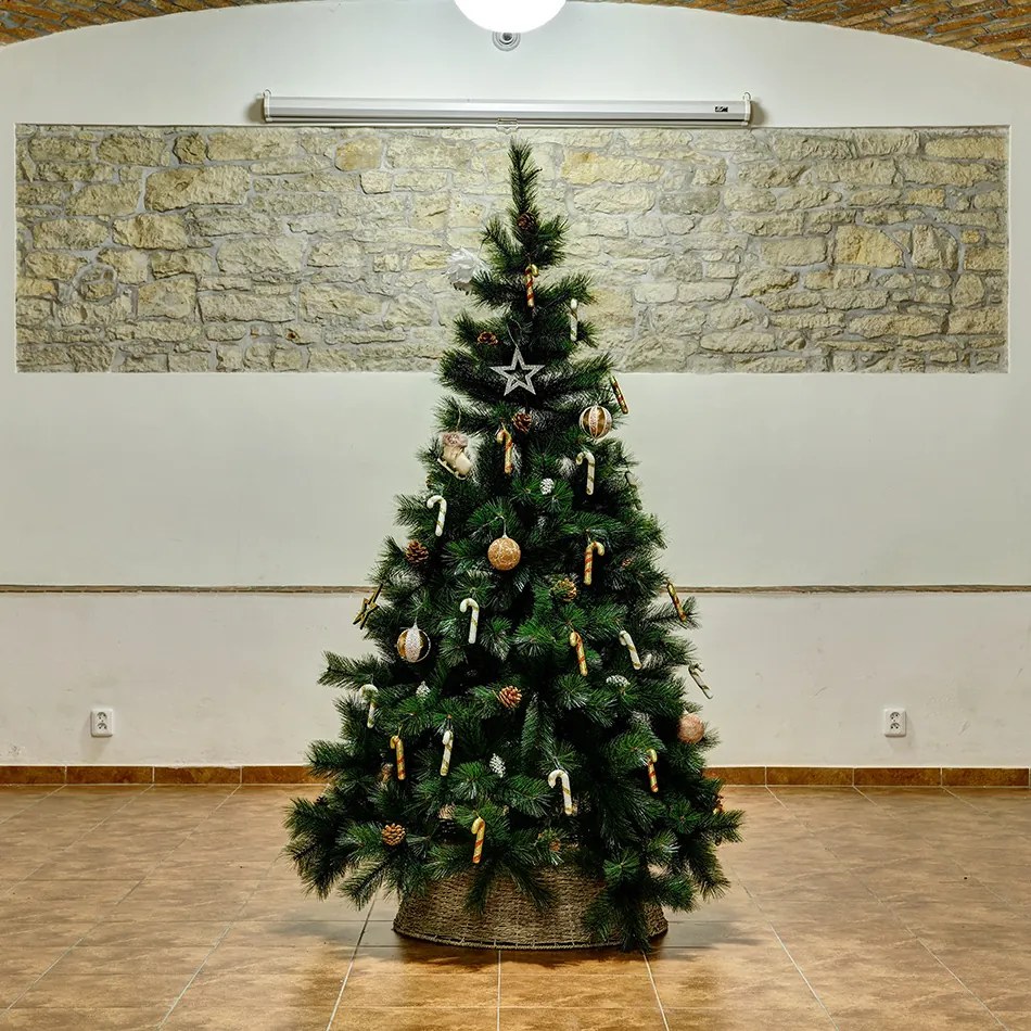 Umělý vánoční stromek, 210 cm