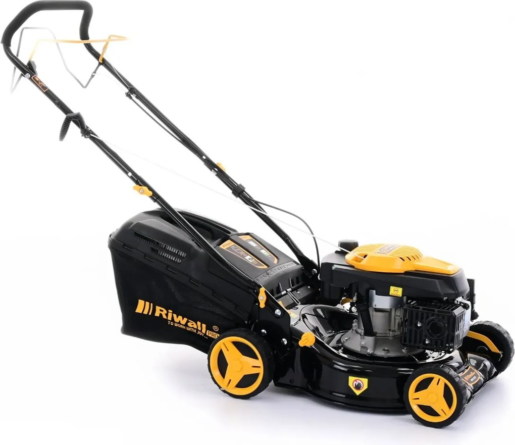 Benzínová sekačka na trávu s pojezdem Riwall PRO RPM 4235 3v1