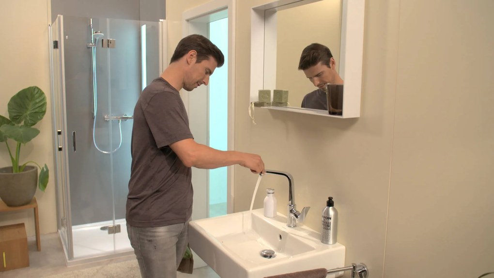Hansgrohe Metris New, umyvadlová baterie s otočným výtokem a výpustí, chromová, 31087000