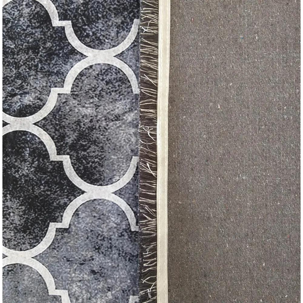 Protiskluzový koberec černé barvy s ornamenty Šířka: 120 cm | Délka: 180 cm