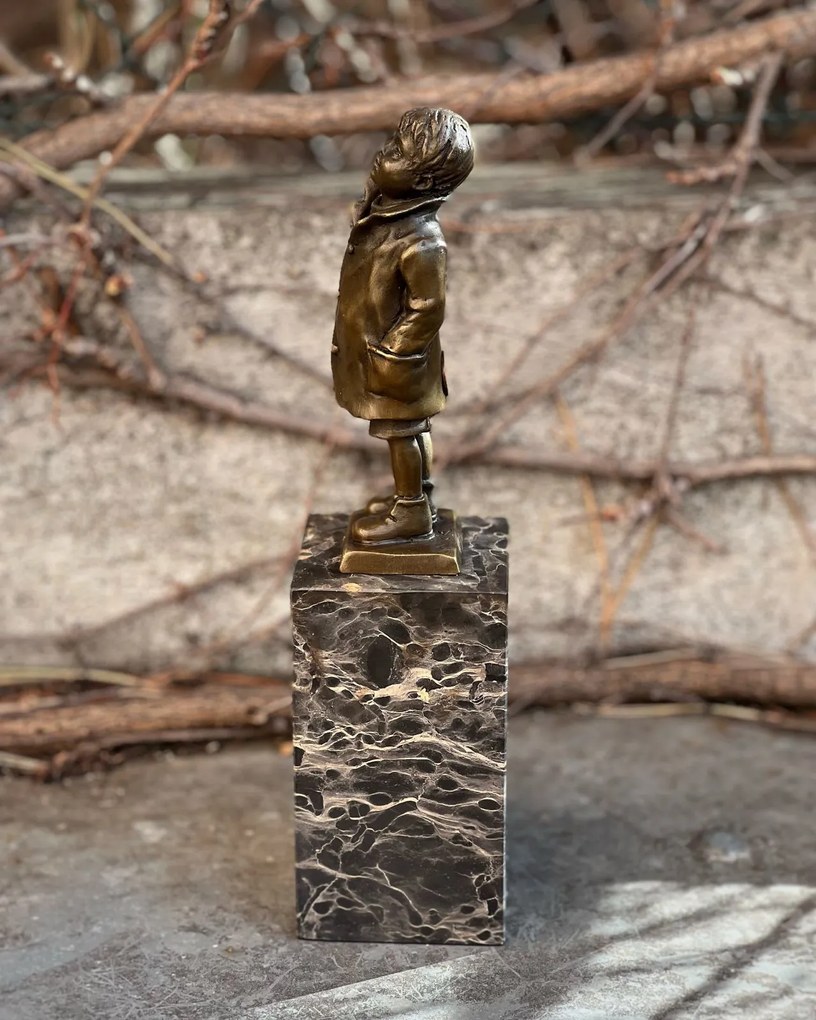 Bronzová soška socha - Chlapa