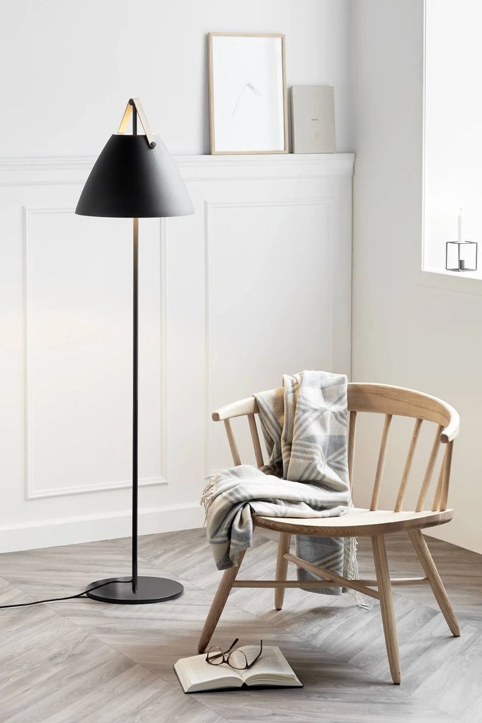 Nordlux Strap  , stojací lampa kov, kůže IP20 Varianta: černá