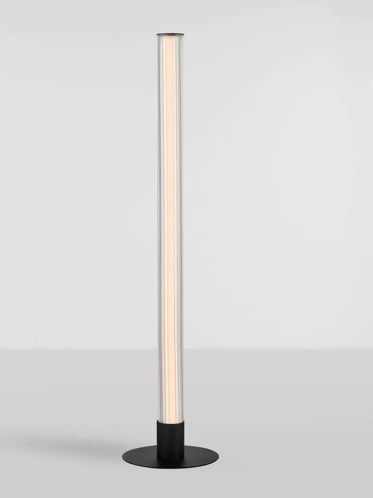 Matně černá hliníková LED stmívatelná stojací lampa se skleněným stínidlem (výška 130 cm) Glovia – Nova Luce