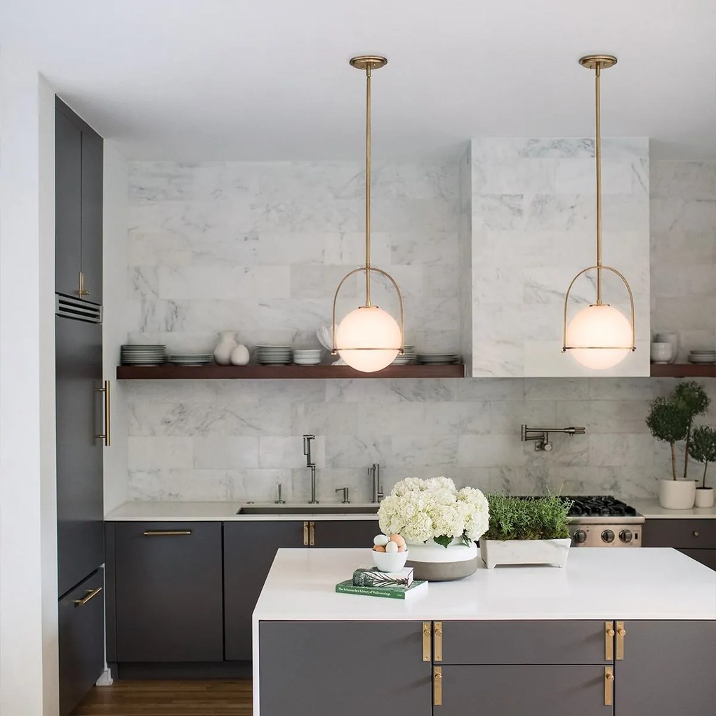 Designový lustr koule Elstead Somerset bílé sklo / stará mosaz