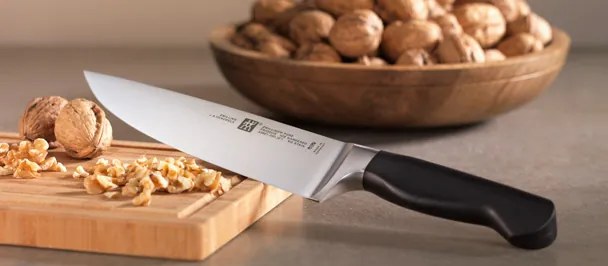 Zwilling Pure nůž Santoku s dutým okrajem 14 cm 33608-141