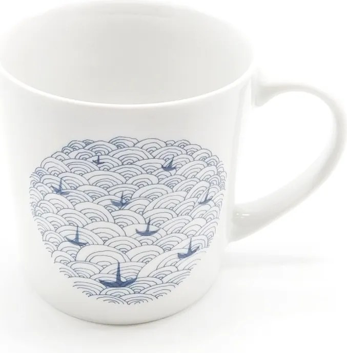 Porcelánový hrnek Loďky na vlnách, 500 ml – modrobílý, s autorským designem