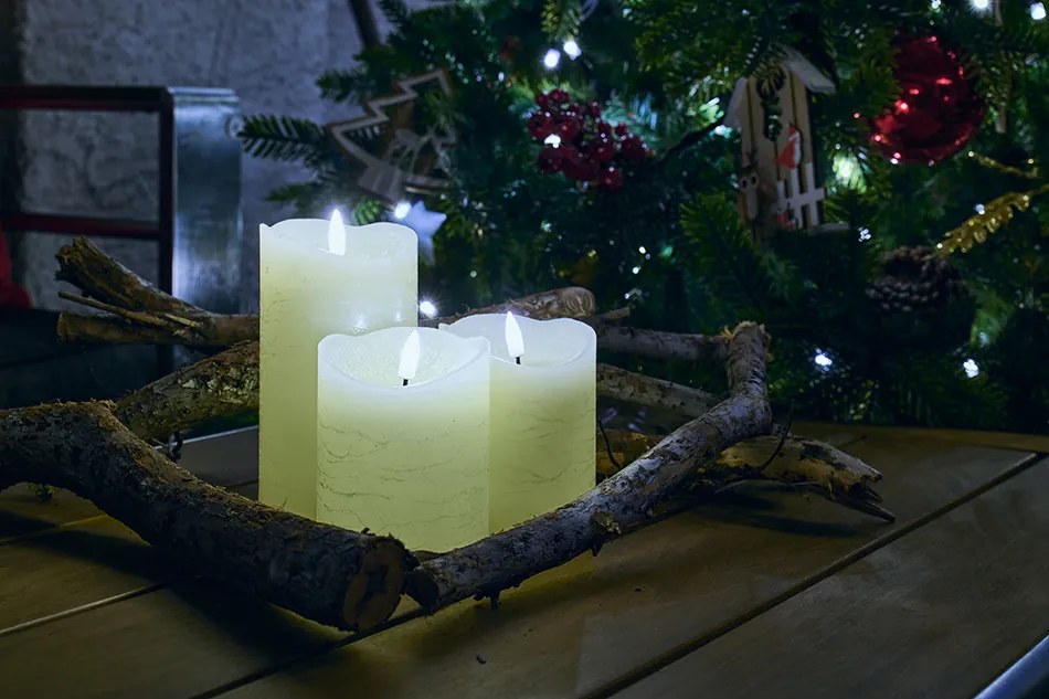 LED svíčka z pravého vosku na baterky, ø 8 × 10 cm, mandlová, 2× AA