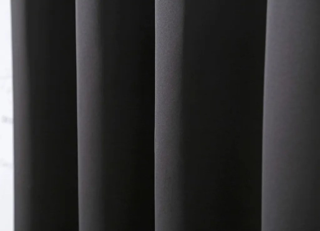 Černý závěs OXFORD 140x250 cm Zavěšení: Kovové kroužky