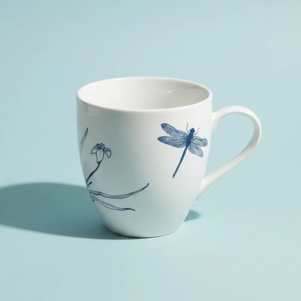 Porcelánový hrnek Vážka z japonské zahrady, 670 ml – s originální českou ilustrací