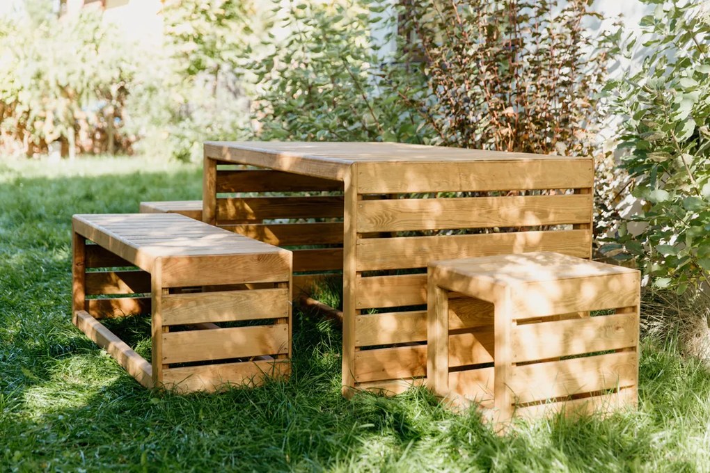 Vingo Dřevěný zahradní stůl z borovice – světle hnědá, 160 x 90 x 75 cm