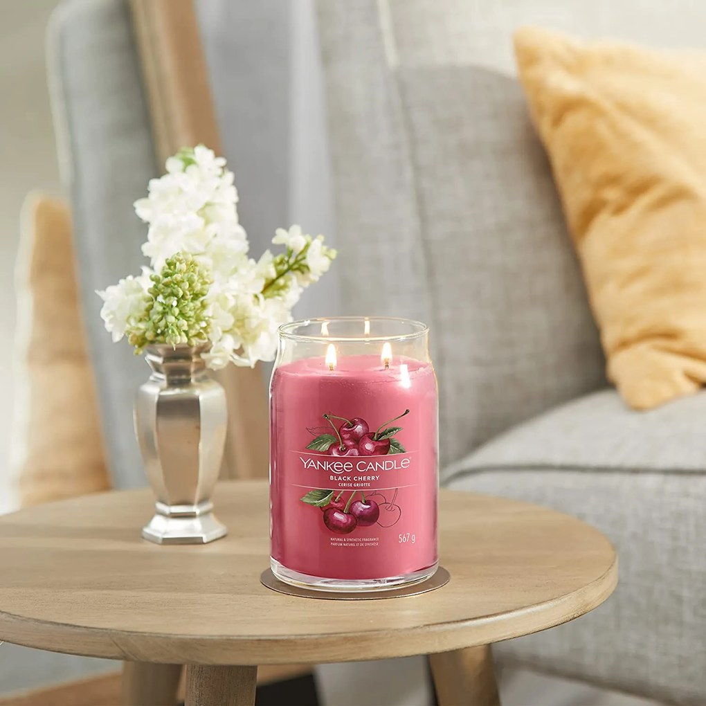 Yankee Candle vonná svíčka Signature ve skle velká Black Cherry  567 g