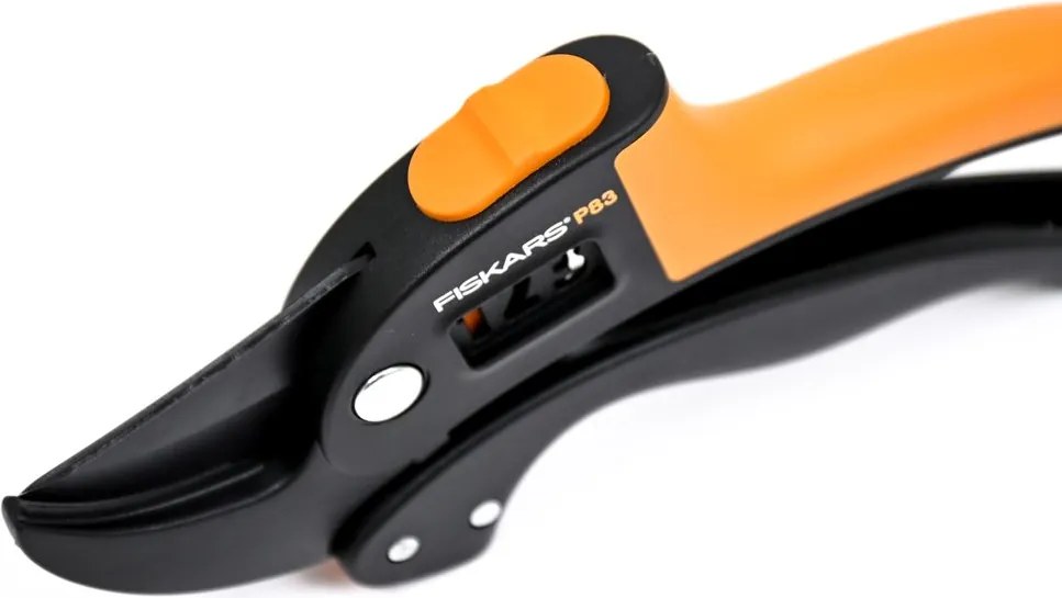 Ruční zahradní nůžky Fiskars PowerStep P83 1000575