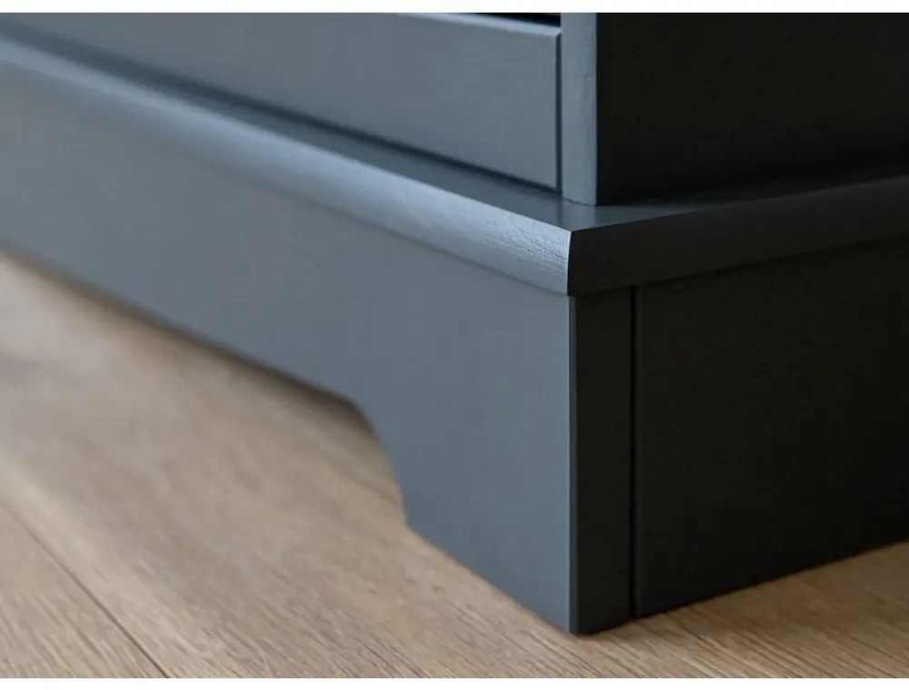 Massive home | Šedá komoda z masivu Belluno Elegante 5S dubovou deskou