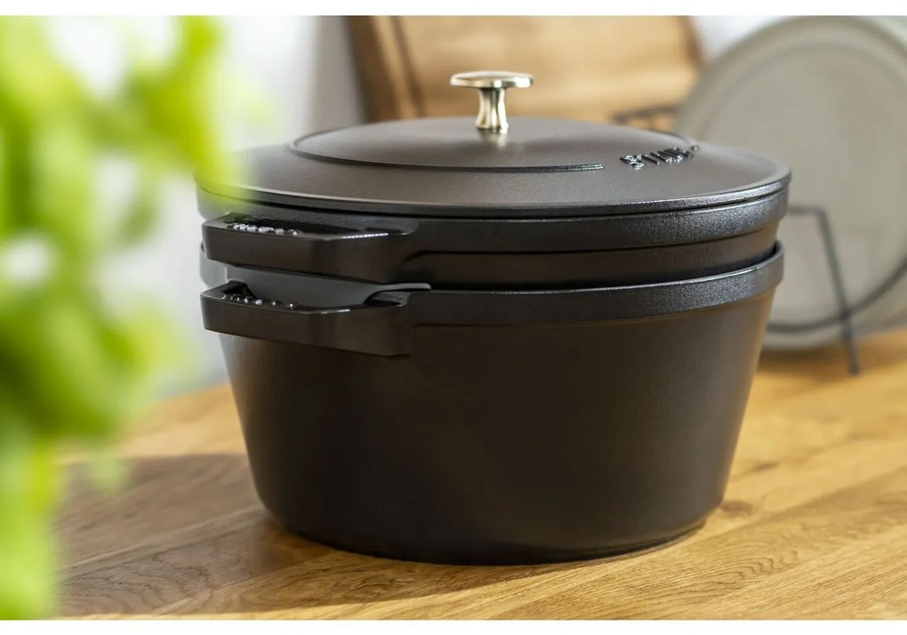 Staub Cocotte 2 dílná sada litinového hrnce a pánve 24 cm, černá, 14562423