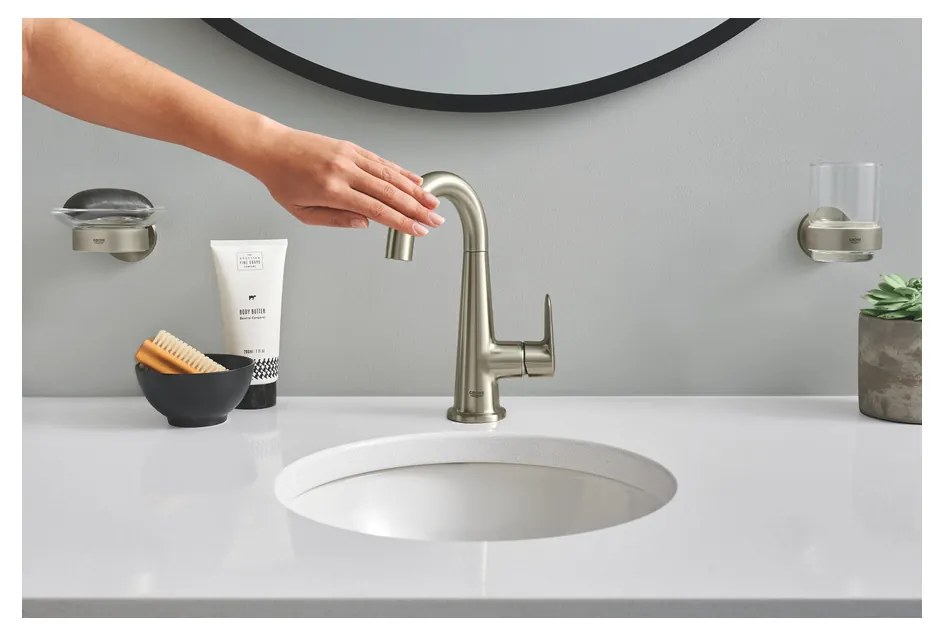 Grohe Essentials - Pohár s držákem, kartáčovaný nikl 40447EN1