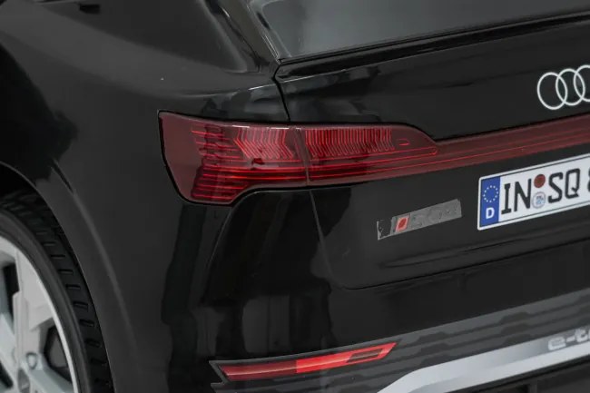 Elektrické autíčko Audi SQ8 černé / šedé