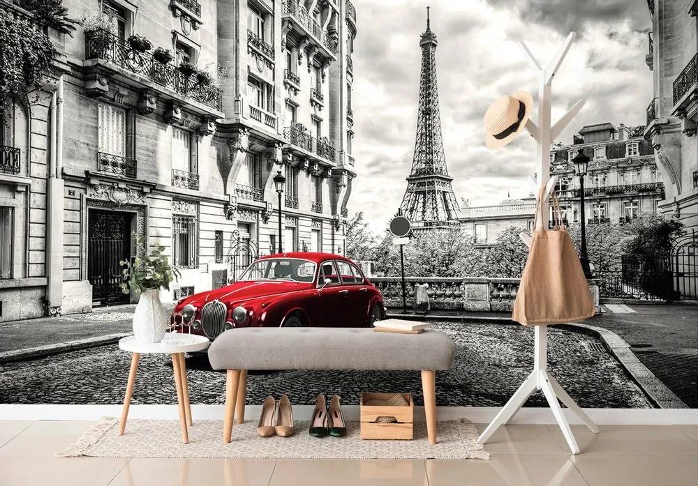Samolepící fototapeta červené retro auto v Paříži - 300x200 cm