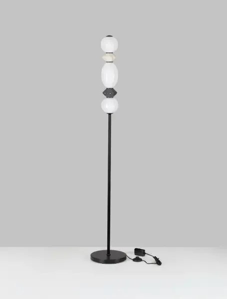 Designová stojací lampa Pallina