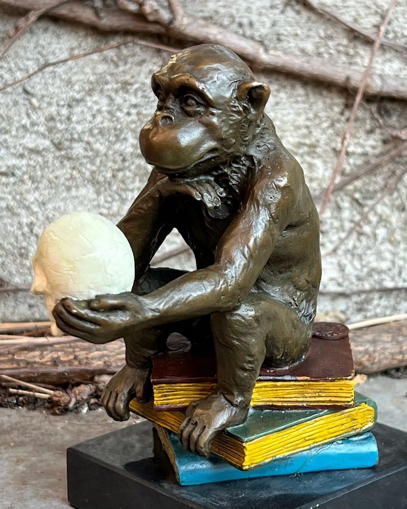 Vídeňská bronzová socha - OPICE S LEBKOU na mramorovém soklu