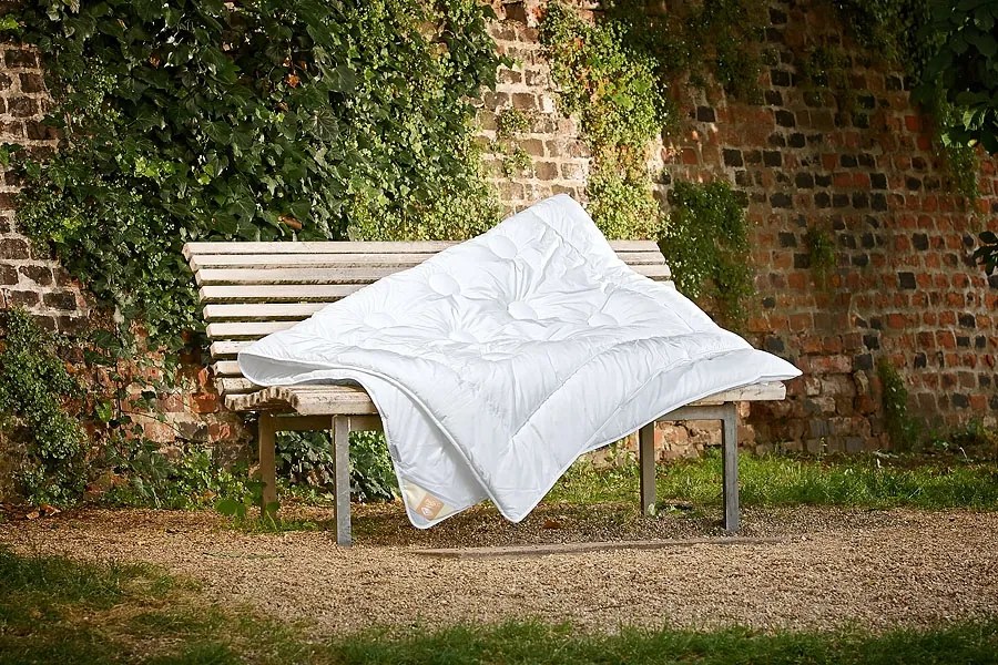 Lavinest Set Bamboo proti nadměrnému pocení Rozměr: 2ks polštář 70x90 cm (1200 g) + přikrývka 200x220 cm (300 g/m²)