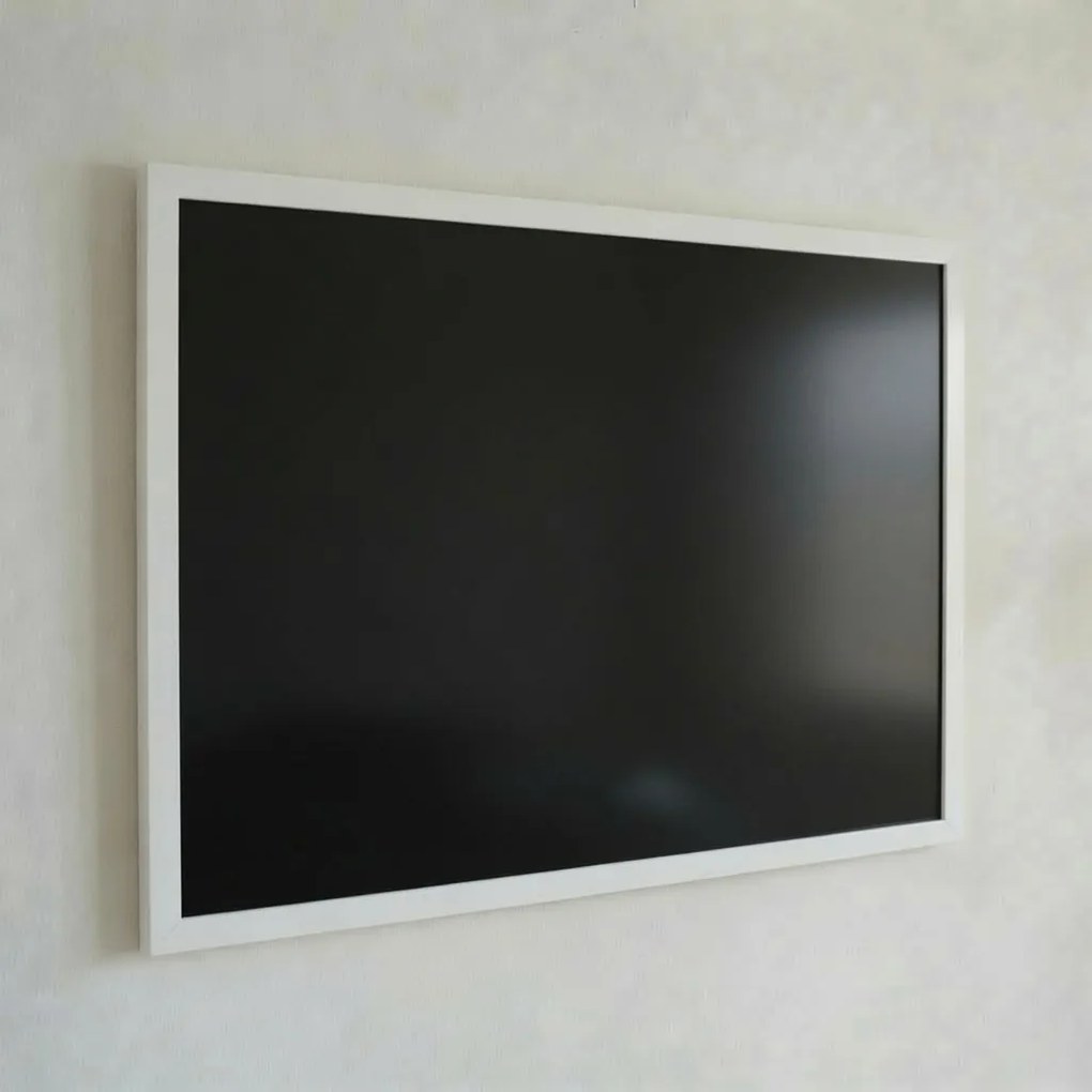 Toptabule.sk Černá magnetická popisovací tabule v bílém dřevěném rámu COLOR 120x90 cm