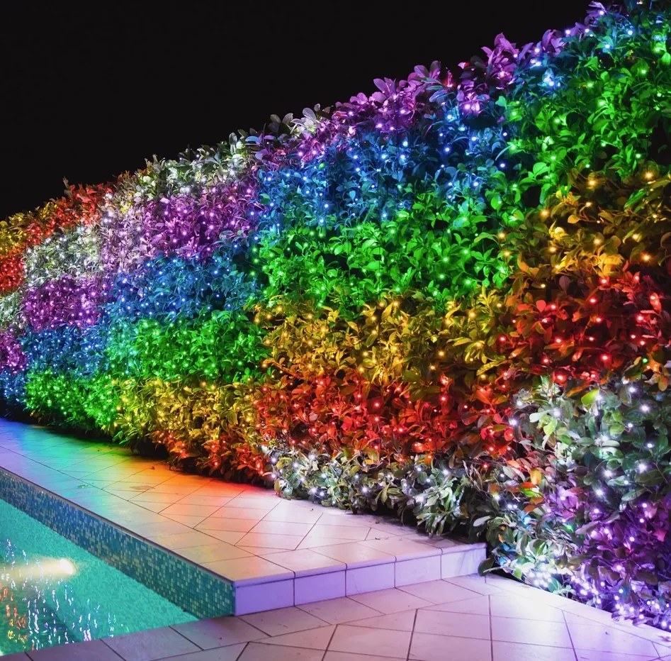Barevná světýlka venkovní Twinkly strings světelný řetěz 8 m, 100 diod RGB, černý kabel, IP44