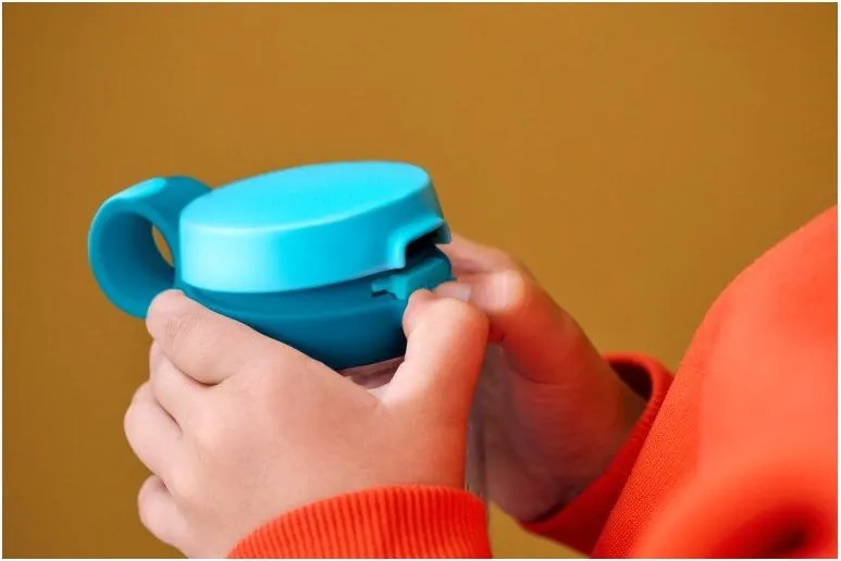 Modrá/ve stříbrné barvě plastová dětská termoska 500 ml Campus – Mepal