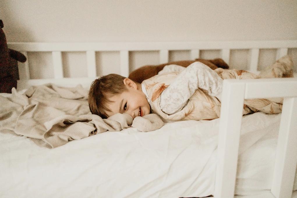 Sleepee Celoroční spací pytel s nohavicemi BOHO, PÍSKOVÝ z bavlny Zvolte rozměr: S (1 - 2 roky)