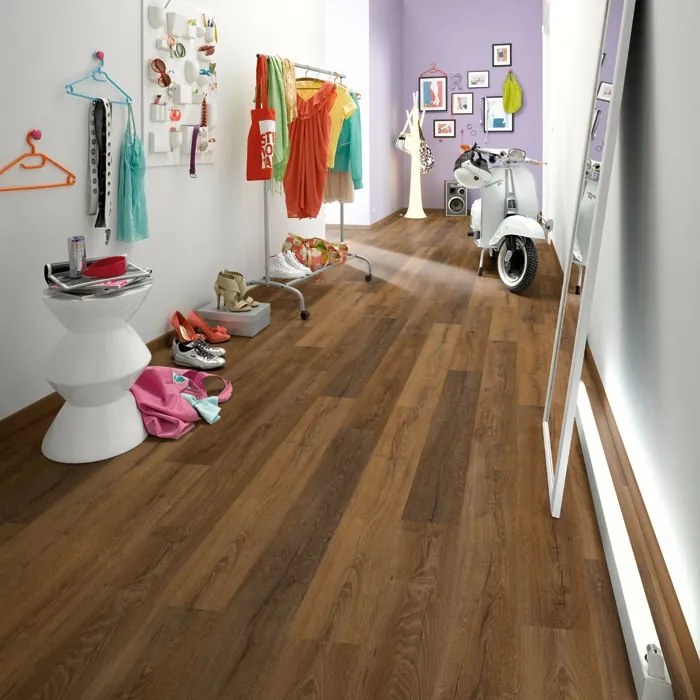 Egger Laminátová podlaha Floorclic 31 Universal F 85030 Dub Emotion tabákový - Kliková podlaha se zámky