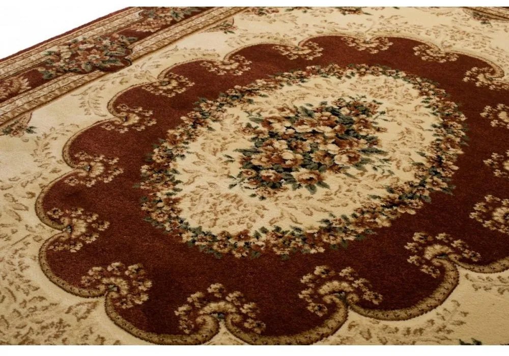 Kusový koberec klasický vzor hnědý 140x190cm
