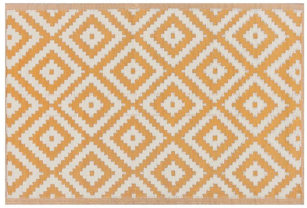Venkovní koberec 120 x 180 cm oranžový HAPUR Beliani