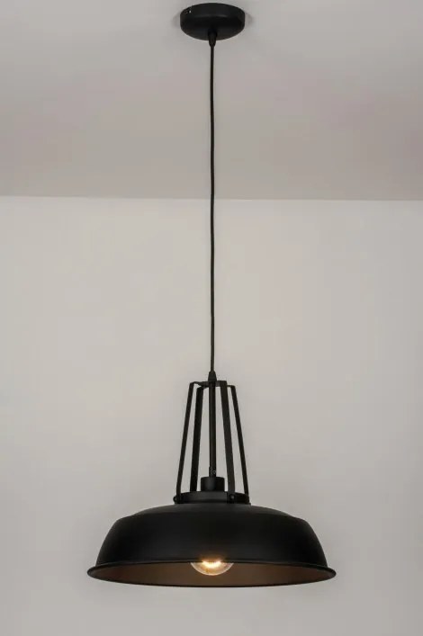 Závěsné industriální černé svítidlo nad stůl Vintage Black Matt One