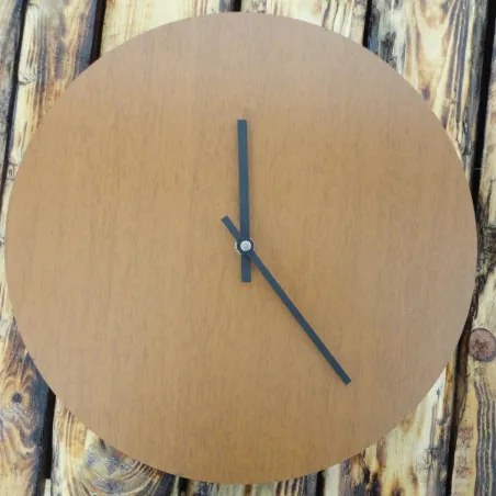 Dřevěné nástěnné hodiny - elegantní design I SENTOP PR0066