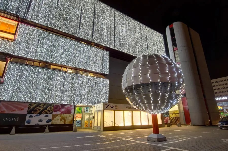 Easy Fix LED světelný závěs venkovní, 100 × 700 cm, ledově bílá, 600 diod, bílý kabel, IP67, prodlužovací