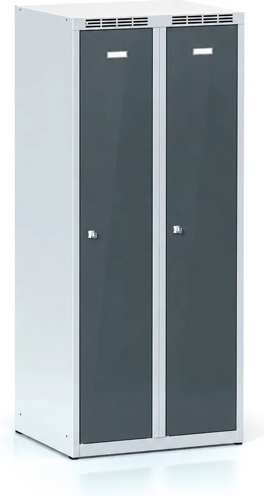 Kovová šatní skříňka S7, 2 oddíly, 1500 x 600 x 500 mm, demont, otočný zámek, tmavě šedé dveře