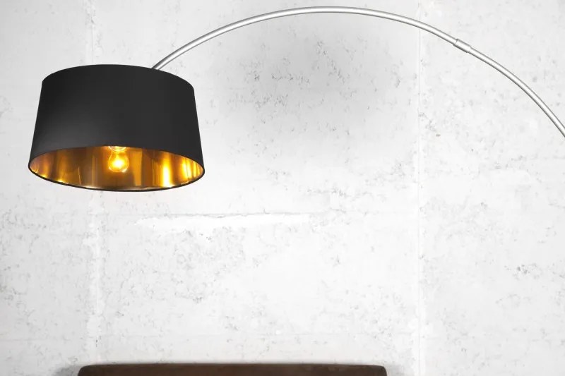Stojací lampa Forma černá / zlatá