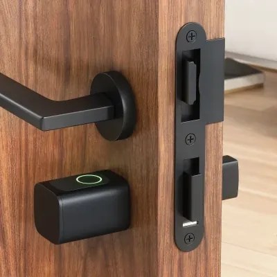 HOMCOM Chytrý dveřní válec, 5 v 1 s otiskem prstu, kódem, aplikací, NFC kartou a klíčem, společný přístup, Bluetooth válec