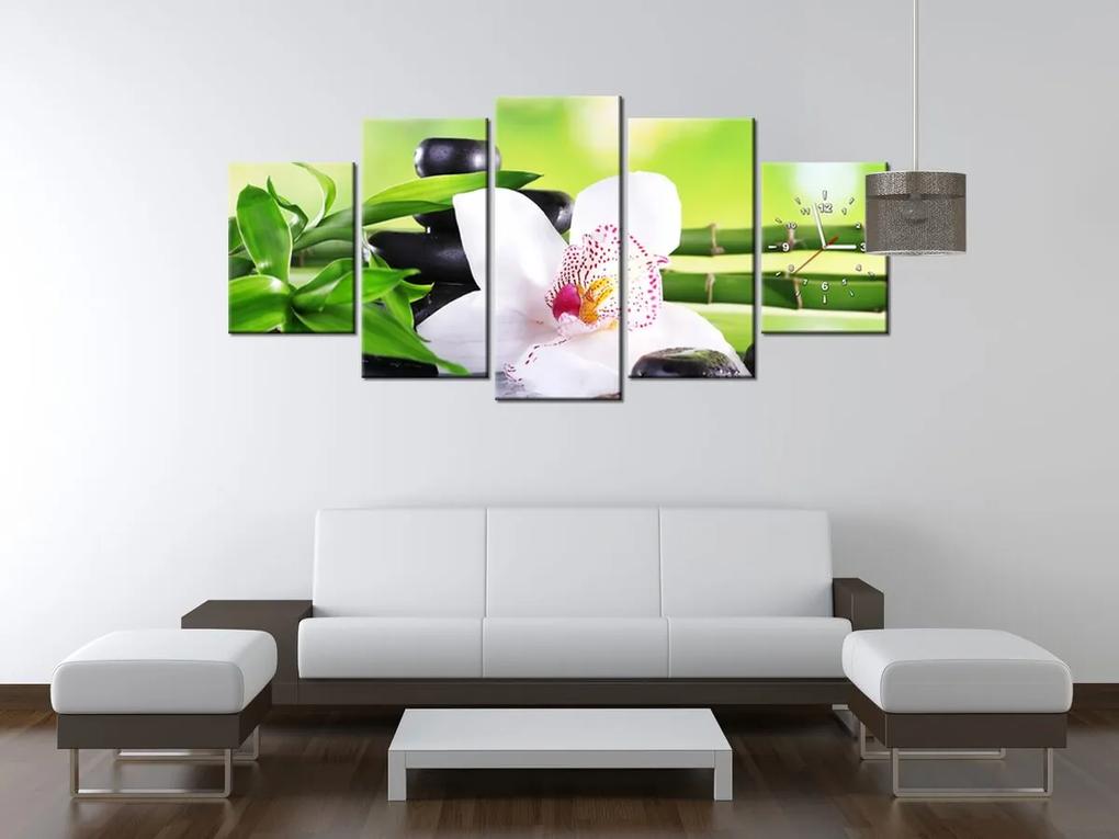 Gario Obraz s hodinami Bílá orchidej a kameny - 5 dílný Rozměry: 150 x 70 cm