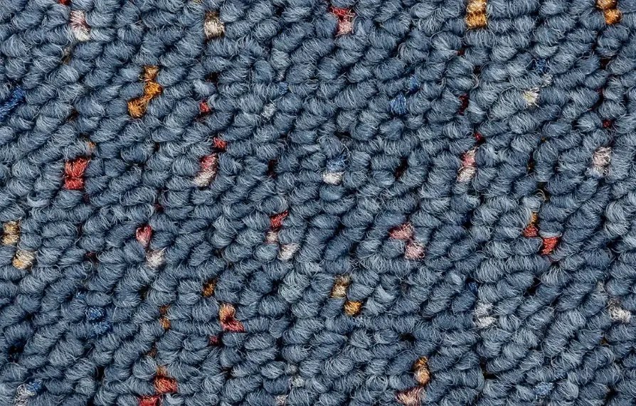 BETAP Metrážový koberec VIRTUOSE 84 denim modrý s jemným barevným melírem BARVA: Modrá, ŠÍŘKA: 4 m