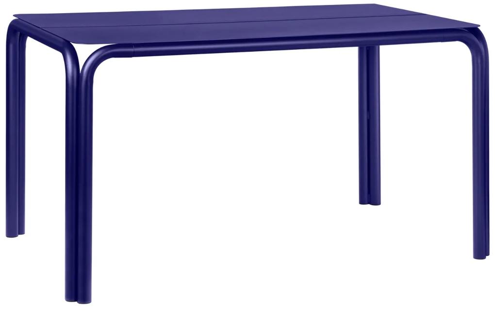 OnaDnes -20% noo.ma Modrý kovový jídelní stůl Nokk 135 x 84 cm