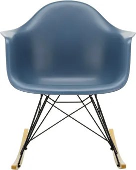 Eames Plastic Armchair RAR bíle lakovaná zelená tmavý javor Vitra