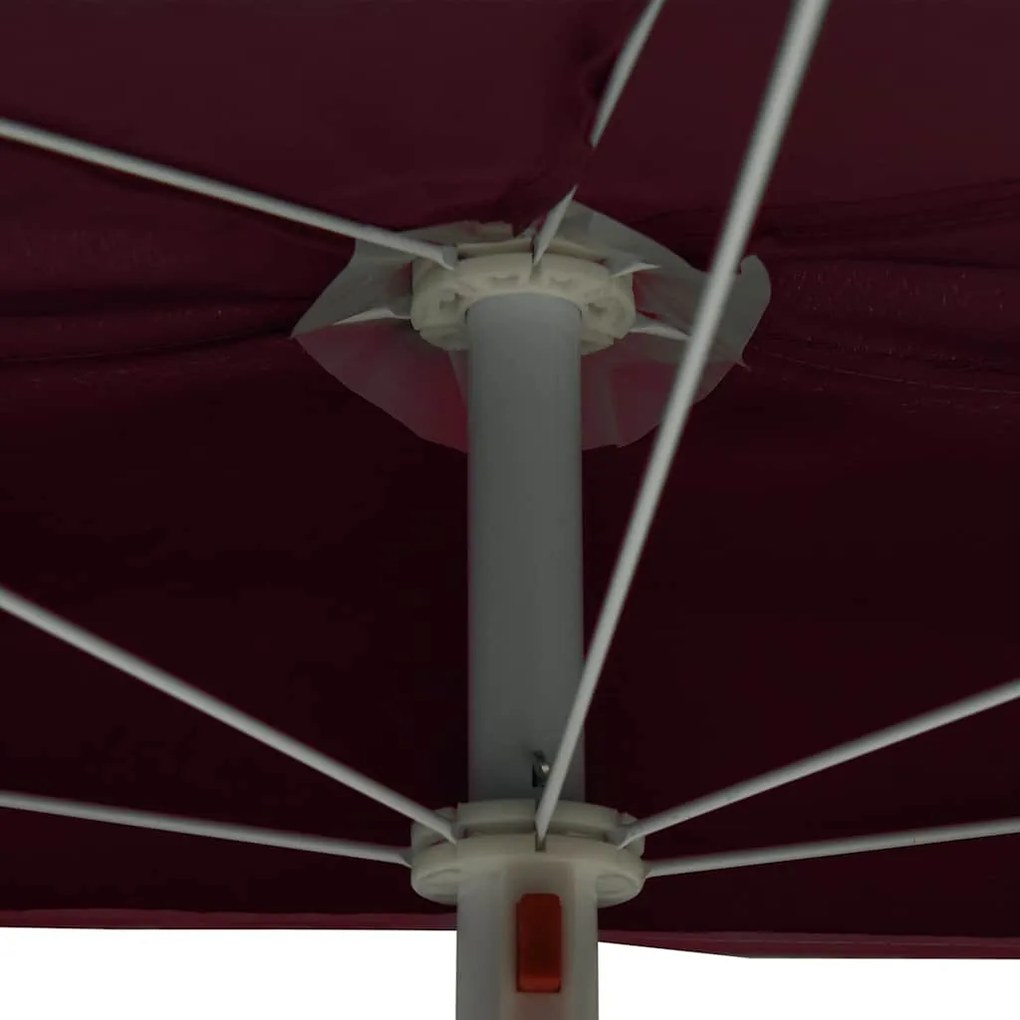 Zahradní půlkruhový slunečník s tyčí 180 x 90 cm bordó 315563