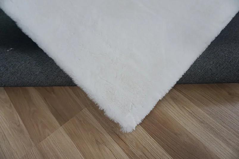 Vopi | Kusový koberec Fluffy 4020 white - 80 x 150 cm