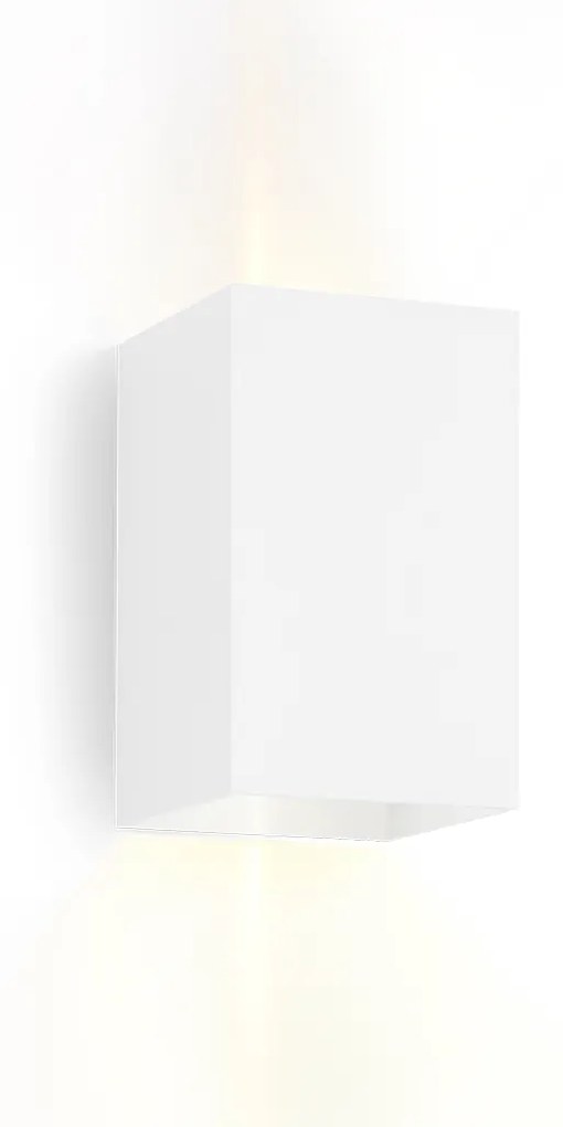 Nástěnné svítidlo ve tvaru kvádru Box Wall 4.0  Nástěnné svítidlo ve tvaru kvádru Box Wall 4.0 Barva: Bílá, Teplota chromatičnosti: TW 1800-2850…
