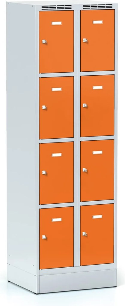Šatní skříňka S6 s úložnými boxy na soklu, 8 boxů, 1920 x 600 x 500 mm, otočný zámek, oranžové dveře