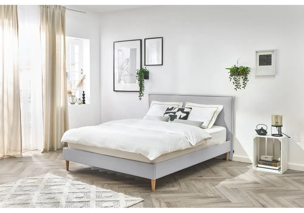 Světle šedá čalouněná dvoulůžková postel s roštem 180x200 cm Sary – Bobochic Paris
